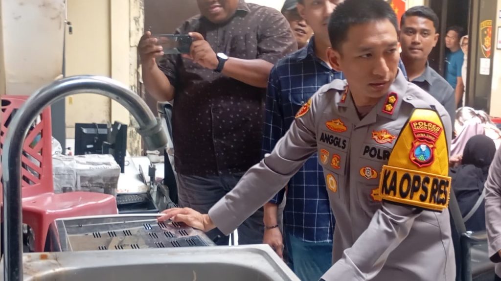 Masyarakat Kediri Mengembalikan Barang Jarahan Saat Kerusuhan - Kediripedia.com